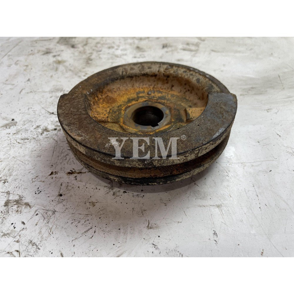 KUBOTA D1703 ENGINES PARTS D1703 CRANKSHAFT PULLEY