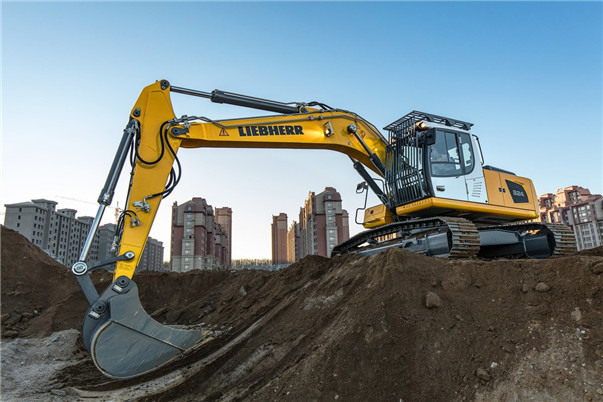 Upgrade your Liebherr R924 excavator's engine with our high-quality pa